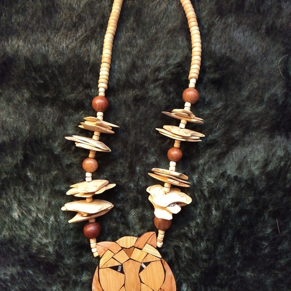 Lee Sands | Jewelry | Vintage Lee Sands Lion Headed Wood Necklace ...